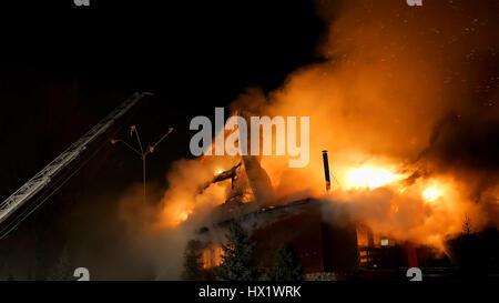 House on fire. Inferno conflagration Stock Photo - Alamy