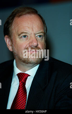 ROBIN COOK MP FOREIGN SECRETARY 01 May 1997 Stock Photo - Alamy