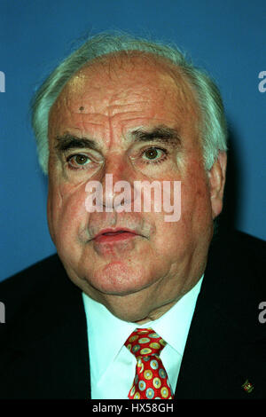 HELMUT KOHL CHANCELLOR OF FEDERAL GERMANY 07 April 1998 Stock Photo - Alamy
