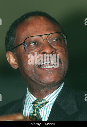 CHIEF EMEKA ANYAOKU COMMONWEALTH SECRETARY-GENERAL 09 December 1997 ...
