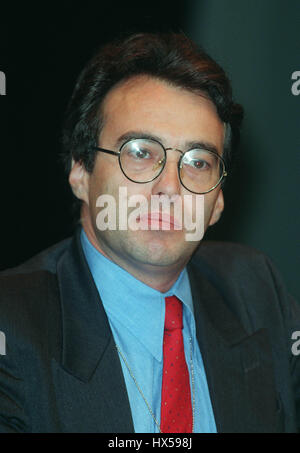 PHIL WOOLAS MP LABOUR PARTY OLDHAM EAST 04 November 1997 Stock Photo ...