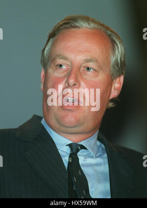 TIMOTHY YEO MP SHADOW LOCAL GOVERNMENT 16 October 1997 Stock Photo - Alamy