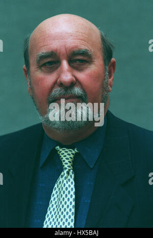 TOM PENDRY MP LABOUR PARTY STALYBRIDGE 31 October 1997 Stock Photo - Alamy