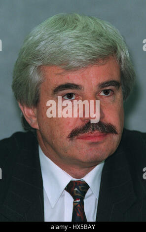 LARRY WHITTY LABOUR PARTY GENERAL SECRETARY 08 June 1991 Stock Photo ...