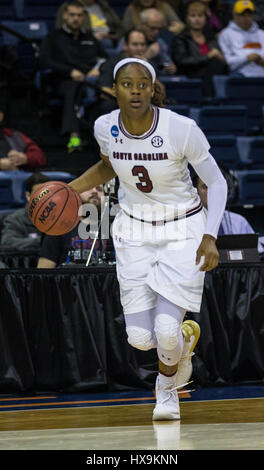 South Carolina guard Kaela Davis (3) dribbles against Tennessee guard ...