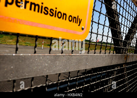 gate, private area, closed, mesh, fence, guarded area, blue sky Stock ...