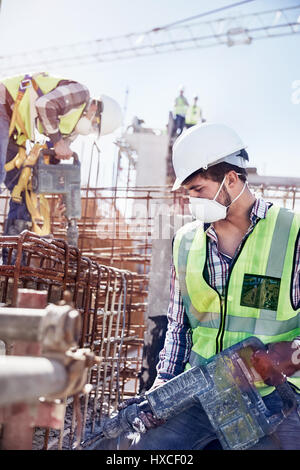 construction worker wearing protective mask Stock Photo - Alamy