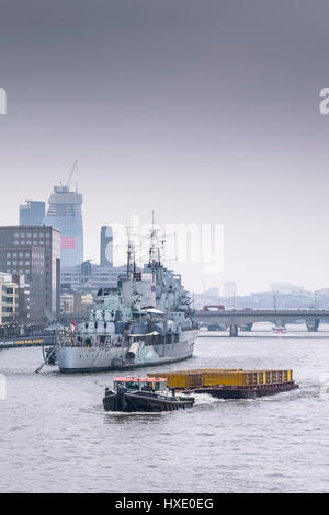 Tug Regain River Thames Towing Barges Lighters Lighterage Vessel Waste ...