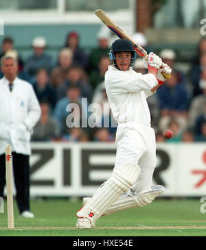 GILES WHITE HAMPSHIRE CCC 17 May 1995 Stock Photo - Alamy