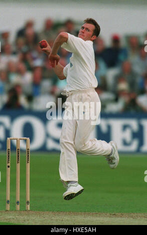 CRAIG WHITE YORKSHIRE CCC 13 April 2000 Stock Photo - Alamy