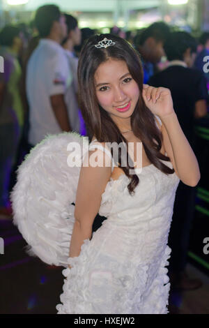 BANGKOK - OCT. 19: An unidentified Presenter pose in Thailand Game Show ...