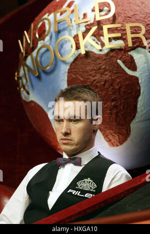 STEPHEN HENDRY SCOTLAND SHEFFIELD SHEFFIELD 30 April 2002 Stock Photo ...
