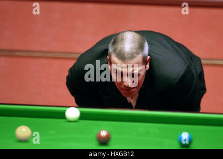 JAN VERHAAS SNOOKER REFEREE SNOOKER REFEREE THE CRUCIBLE SHEFFIELD ...