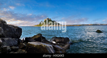 St. Michaels Mount, tidal island (Cornwall, England Stock Photo - Alamy