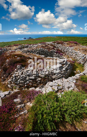 Ballowall Barrow prehistoric chambered tomb, Carn Gluze, Ballowall ...