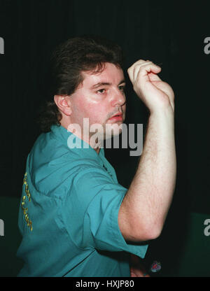 PETER EVISON PRO DARTS WDC 13 January 1995 Stock Photo - Alamy