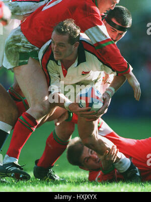 DEWI MORRIS ENGLAND & ORRELL RU 14 April 1994 Stock Photo - Alamy