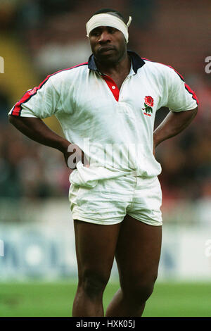 VICTOR ERIAKPO UBOGU ENGLAND & BATH RU 19 October 1992 Stock Photo - Alamy