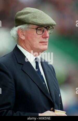 JACK ROWELL ENGLAND RUGBY UNION MANAGER 05 February 1996 Stock Photo ...