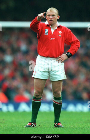 NEIL JENKINS WALES & CARDIFF RU 04 March 2000 Stock Photo - Alamy