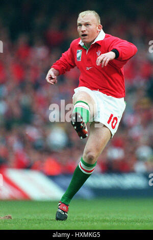 NEIL JENKINS WALES & CARDIFF RU 14 October 1999 Stock Photo - Alamy