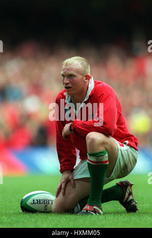 NEIL JENKINS WALES & CARDIFF RU 04 March 2000 Stock Photo - Alamy