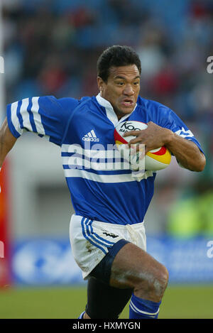 BRIAN LIMA SAMOA RU MANCHESTER ENGLAND 02 August 2002 Stock Photo - Alamy