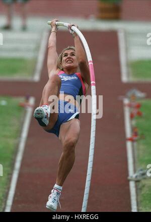 KATE STAPLES POLE VAULT 03 July 1995 Stock Photo - Alamy