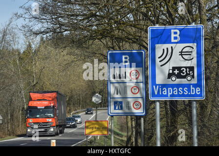 a traffic sign for the permissible total weight of 7.5 t Stock Photo ...
