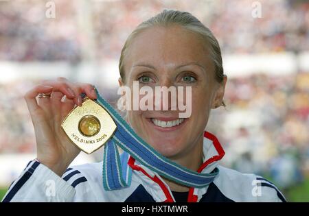 PAULA RADCLIFFE WITH MEDAL MARATHON WORLD ATHLETICS OLYMPIC STADIUM ...