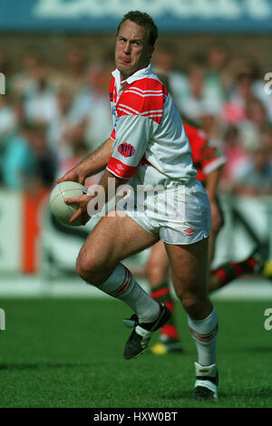 PHIL VEIVERS ST. HELENS RLFC 22 August 1994 Stock Photo - Alamy