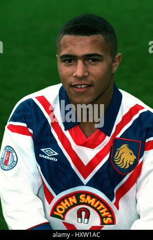 JASON ROBINSON GREAT BRITAIN & WIGAN RLFC 16 October 1993 Stock Photo ...