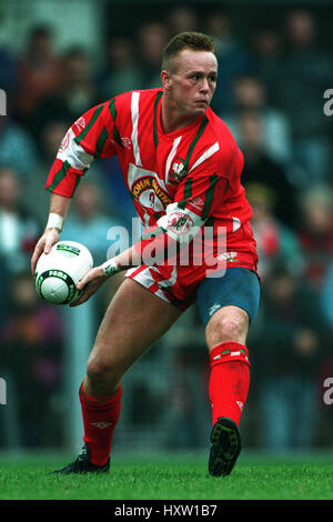KEVIN ELLIS WALES & WARRINGTON RLFC 11 December 1995 Stock Photo - Alamy