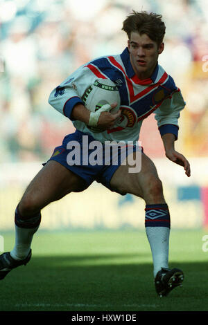 GARY CONNOLLY GREAT BRITAIN & WIGAN RLFC 16 October 1993 Stock Photo ...