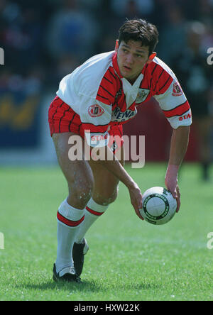 TOMMY HODGKINSON ST. HELENS RLFC 08 March 1994 Stock Photo - Alamy