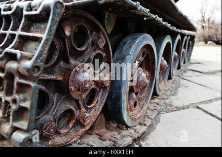 Detail shot with old tank tracks and wheels Stock Photo - Alamy