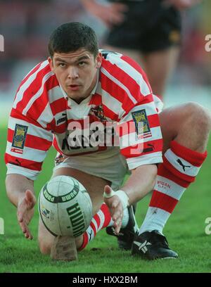 ANDREW FARRELL WIGAN RLFC 08 May 1996 Stock Photo - Alamy
