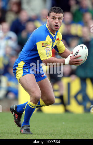 JON CLARKE WARRINGTON WOLVES RLFC WIDNES 26 April 2004 Stock Photo - Alamy