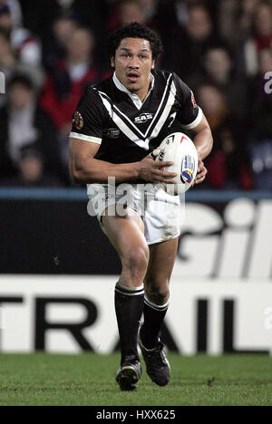 CLINTON TOOPI NEW ZEALAND RL MCALPINE STADIUM HUDDERSFIELD ENGLAND 06 ...