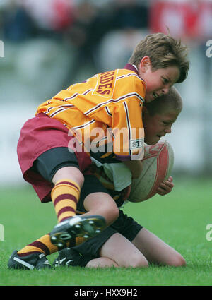 YOUNG RUGBY PLAYERS PUMA LITTLE LEAGUE 16 June 1997 Stock Photo - Alamy