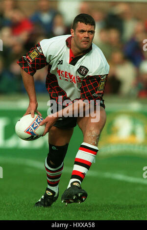 TOMMY MARTYN ST. HELENS RLFC 01 March 1999 Stock Photo - Alamy