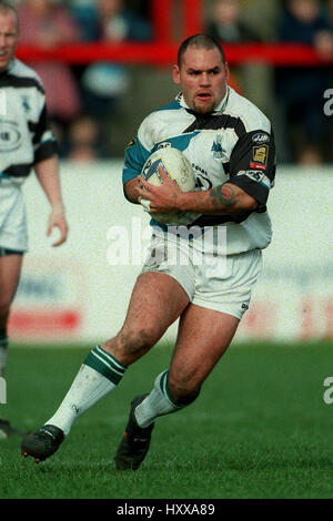 JASON TEMU HULL SHARKS RLFC 17 March 1998 Stock Photo - Alamy