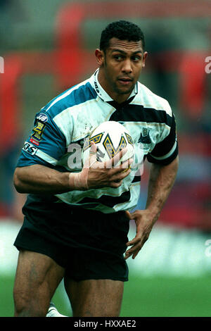 ALAN HUNTE HULL SHARKS RLFC 28 April 1998 Stock Photo - Alamy