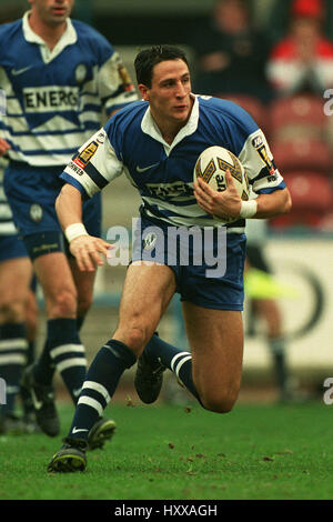 LEE GILMOUR WIGAN WARRIORS RLFC 04 March 1998 Stock Photo - Alamy
