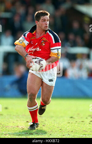 ROBBIE BEAZLEY LONDON BRONCOS RLFC 20 March 1999 Stock Photo - Alamy