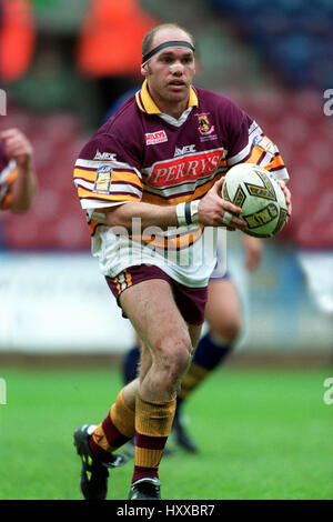DANNY RUSSELL HUDDERSFIELD GIANTS RLFC 26 April 1999 Stock Photo - Alamy