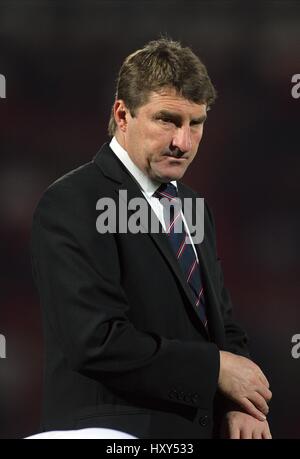 TONY SMITH ENGLAND RUGBY LEAGUE COACH AT THE ENGLAND V WALES IN ...