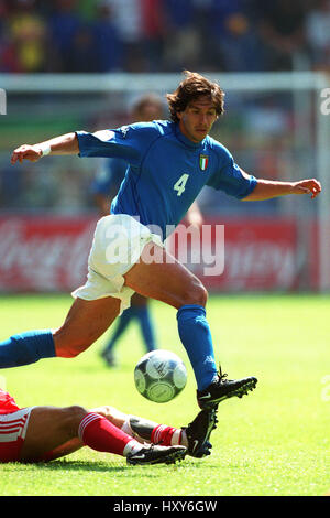 DEMETRIO ALBERTINI ITALY & AC MILAN FC 17 June 1996 Stock Photo - Alamy