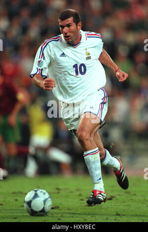 ZINEDINE ZIDANE FRANCE & JUVENTUS EINDHOVEN EURO 2000 24 June 2000 ...