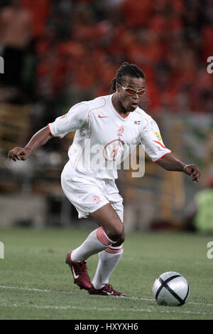 EDGAR DAVIDS HOLLAND & FC BARCELONA JOSE AVALADE STAIUM LISBON PORTUGAL ...